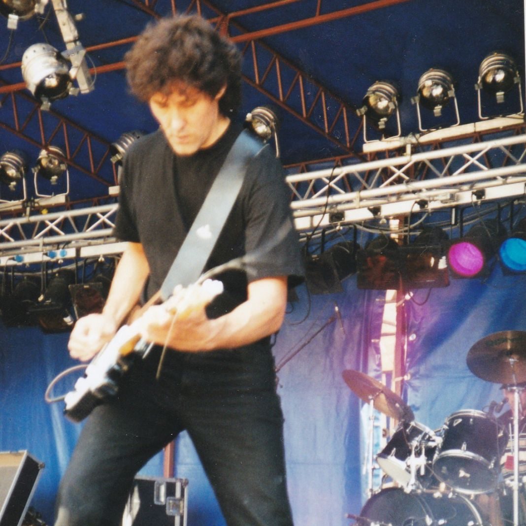 Bio Fred Twigg: zanger / gitarist / songwriter - Fred Twigg